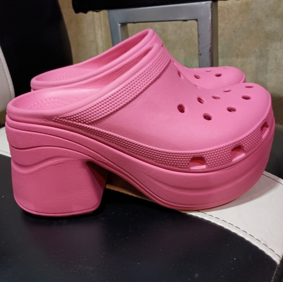 CROCS | Shoes | Crocs Siren Hyper Pink Platform Clogs W6 M4 | Poshmark